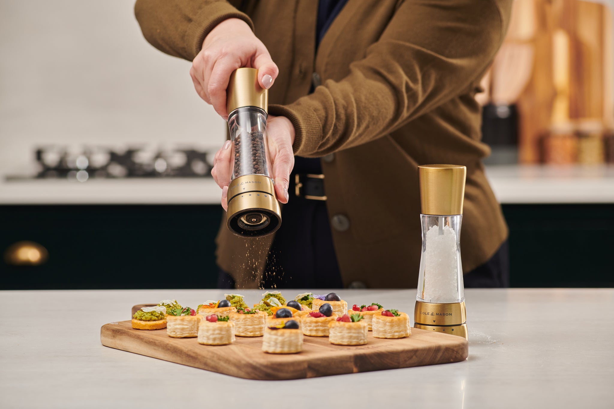 Cole & Mason Derwent Matte Gold Salt & Pepper Mills – Adjustable Grind ...